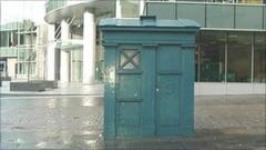 Police boxes go on sale in Edinburgh - BBC News