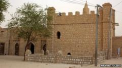 Timbuktu's Sidi Yahia mosque 'attacked by Mali militants' - BBC News
