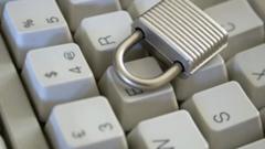 Java still contains security flaws, experts claim - BBC News