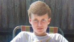 Lee Boxell case: Fresh appeal 25 years on for missing teen - BBC News