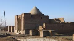 In pictures: Ghazni's undiscovered Afghan treasure trove - BBC News
