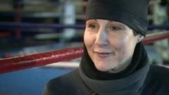 Alison Curtis: the UK's first female boxing trainer - BBC News