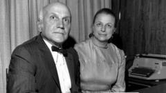 Virginia Johnson: The 'first woman of sex therapy' - BBC News