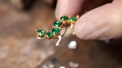 In pictures: The Cheapside Hoard - BBC News
