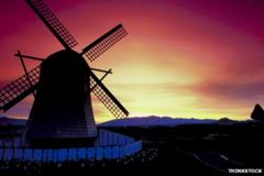 Smashed Hits: The Windmills Of Your Mind - BBC News