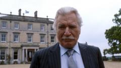 Actor Nigel Davenport dies at 85 - BBC News