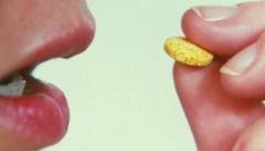 Better than a spoonful of sugar: How to swallow pills - BBC News