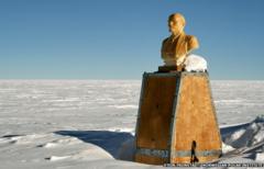 Five Lenin statues in unexpected places - BBC News