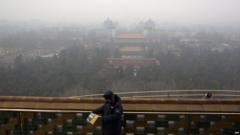 Day in pictures: 24 February 2014 - BBC News