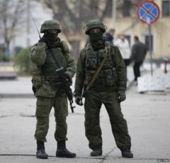 Ukraine crisis: Crimea leader appeals to Putin for help - BBC News