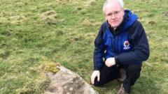 Bronze Age rock art uncovered in Brecon Beacons - BBC News