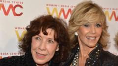 Jane Fonda honoured for achievement in film - BBC News