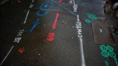 Your pavement squiggle markings decoded - BBC News