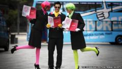 Edinburgh Festival Fringe: Biggest ever line-up announced - BBC News