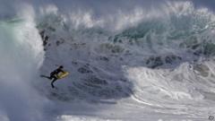 Hurricane creates rare extreme waves in California - BBC News