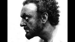 Obituary: Donald Sinden - BBC News