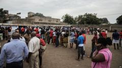 Day in pictures: 15 October - BBC News