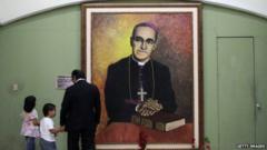 El Salvador celebrates Oscar Romero but divisions remain - BBC News