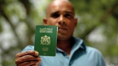 US and UK accused of hacking Sim card firm to steal codes - BBC News