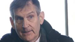 Strangeways riot: Ex-inmates recall siege, 25 years on - BBC News