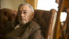 Actor Richard Johnson dies, aged 87 - BBC News