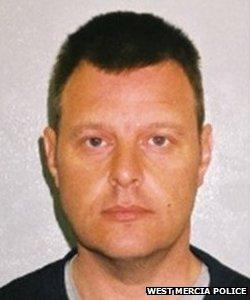 Jason Cresswell jailed for historic sexual child abuse - BBC News