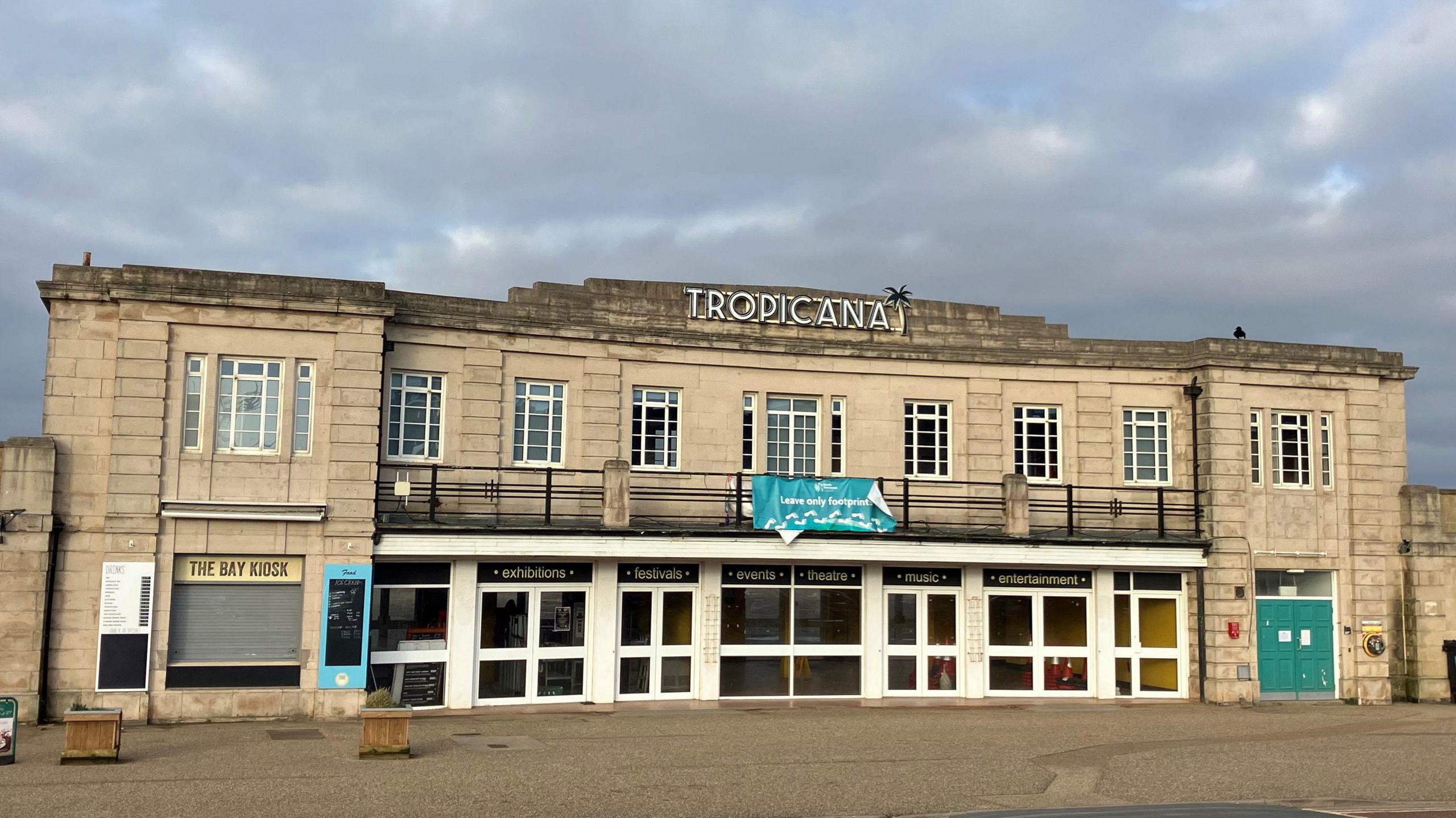 Weston-super-Mare Tropicana's new arena set to open in two years - BBC News