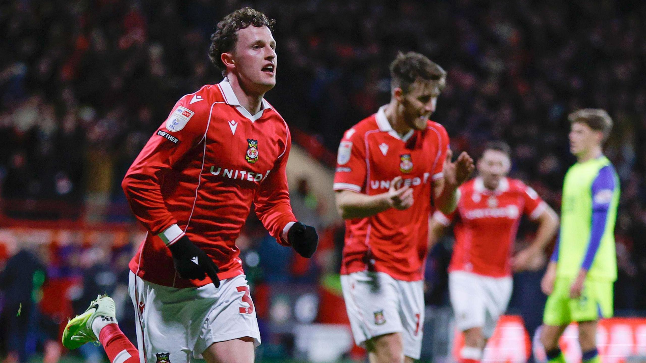 Pêl-droed nos Lun: Sut wnaeth timau Cymru? - BBC Cymru Fyw