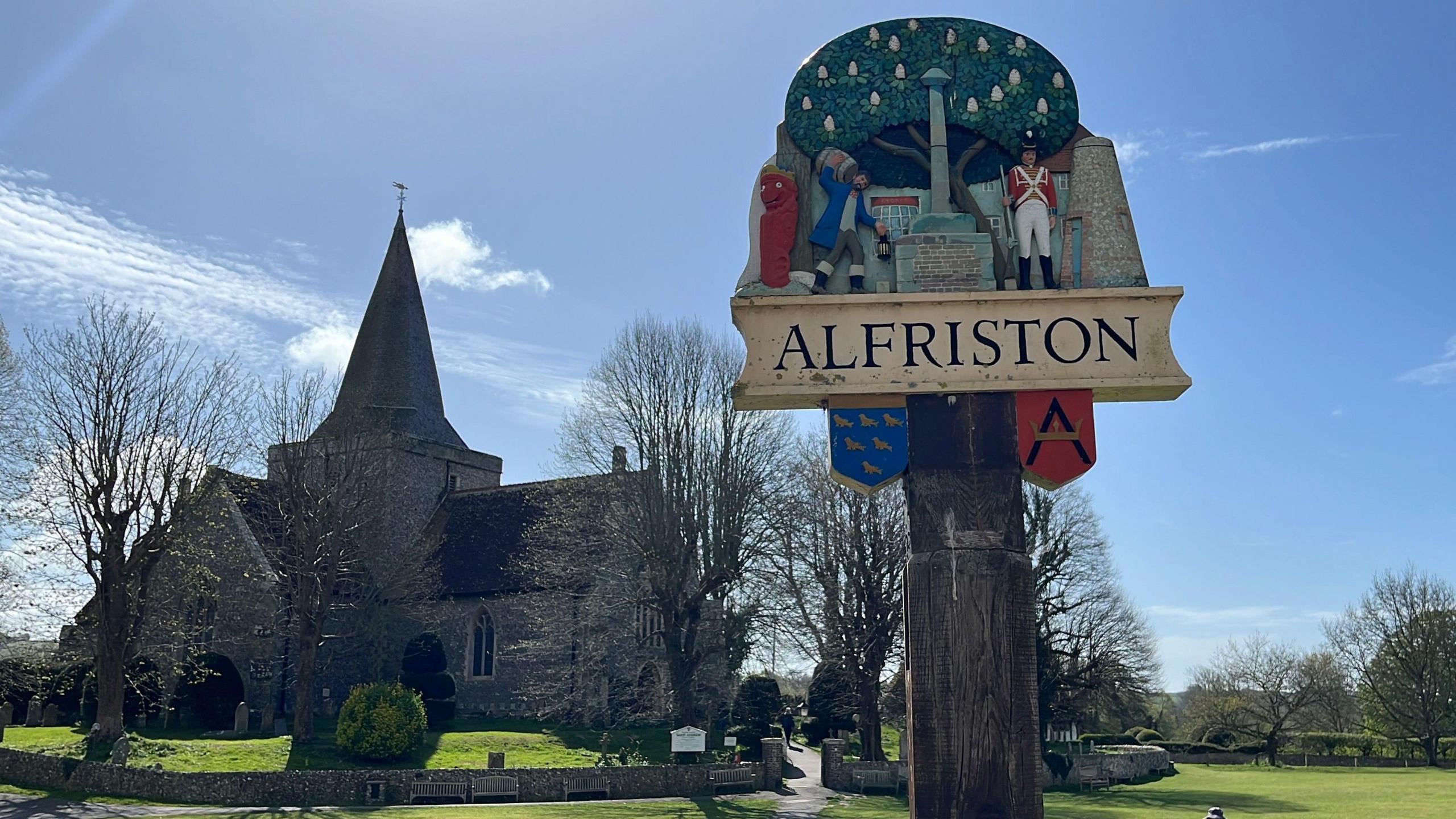 Pink Floyd bassist Guy Pratt takes up bell ringing in East Sussex - BBC ...