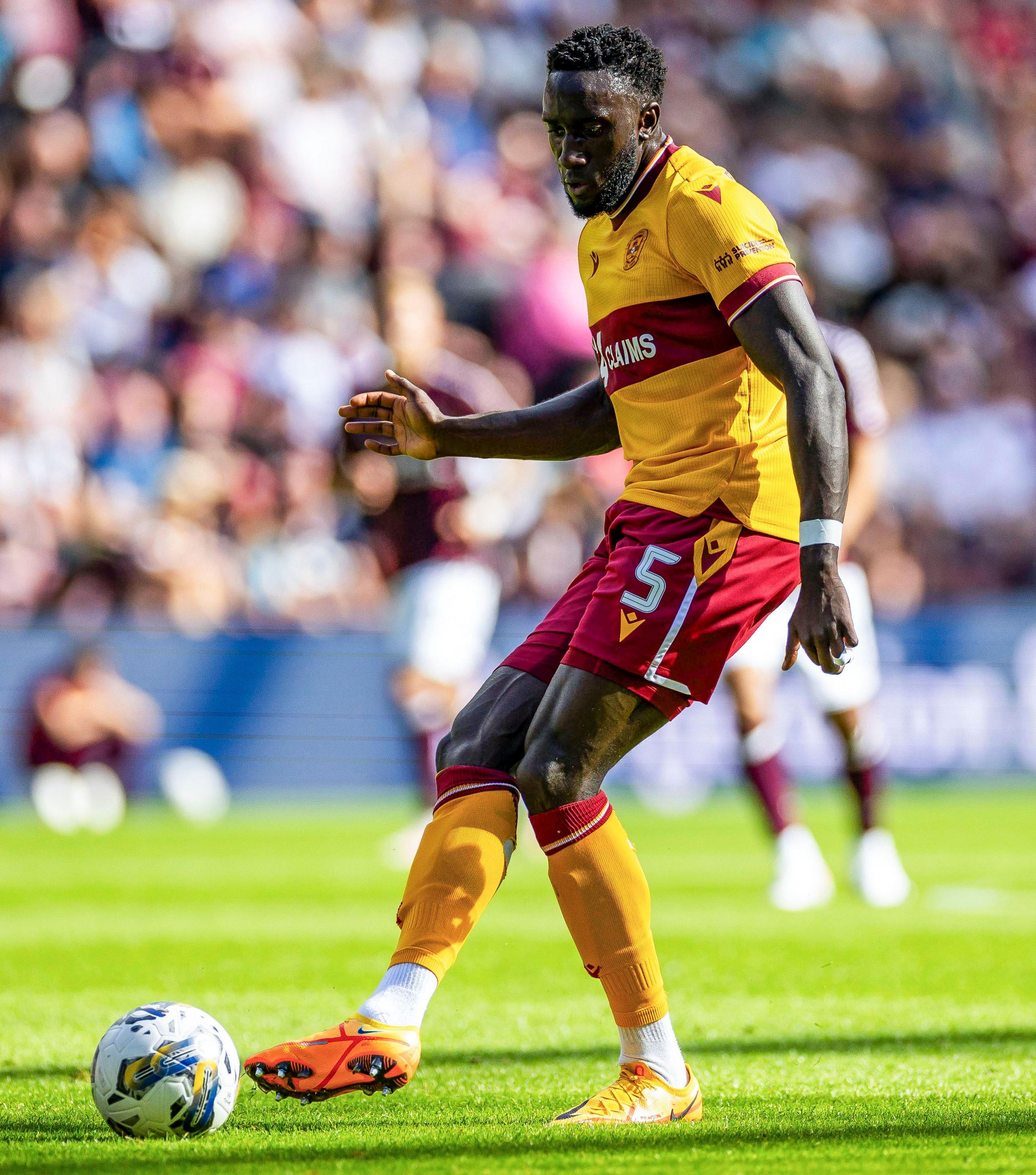 Bittersweet win for Mugabi - BBC Sport