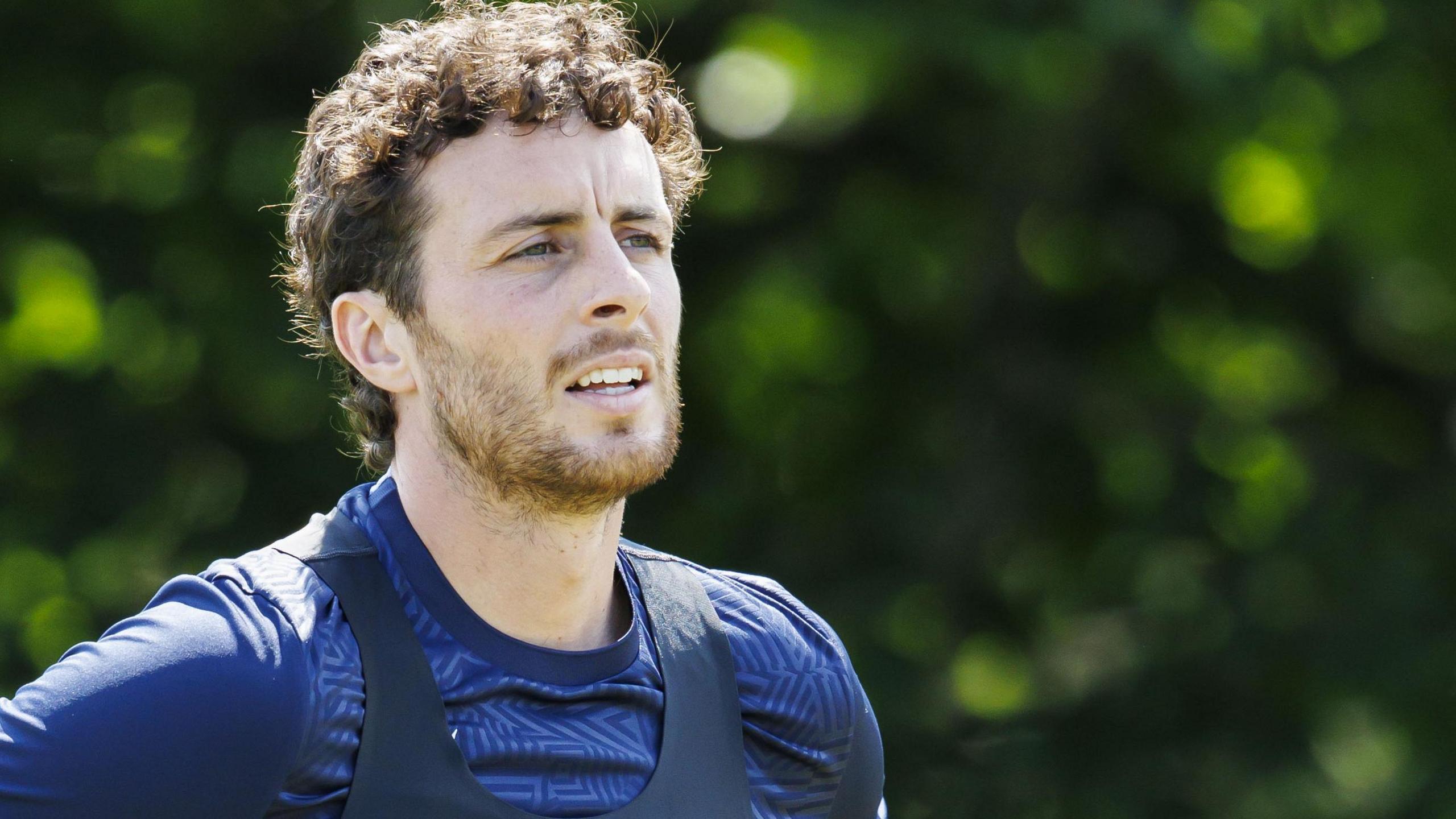 Dundee move 'out my comfort zone' - Shaughnessy - BBC Sport