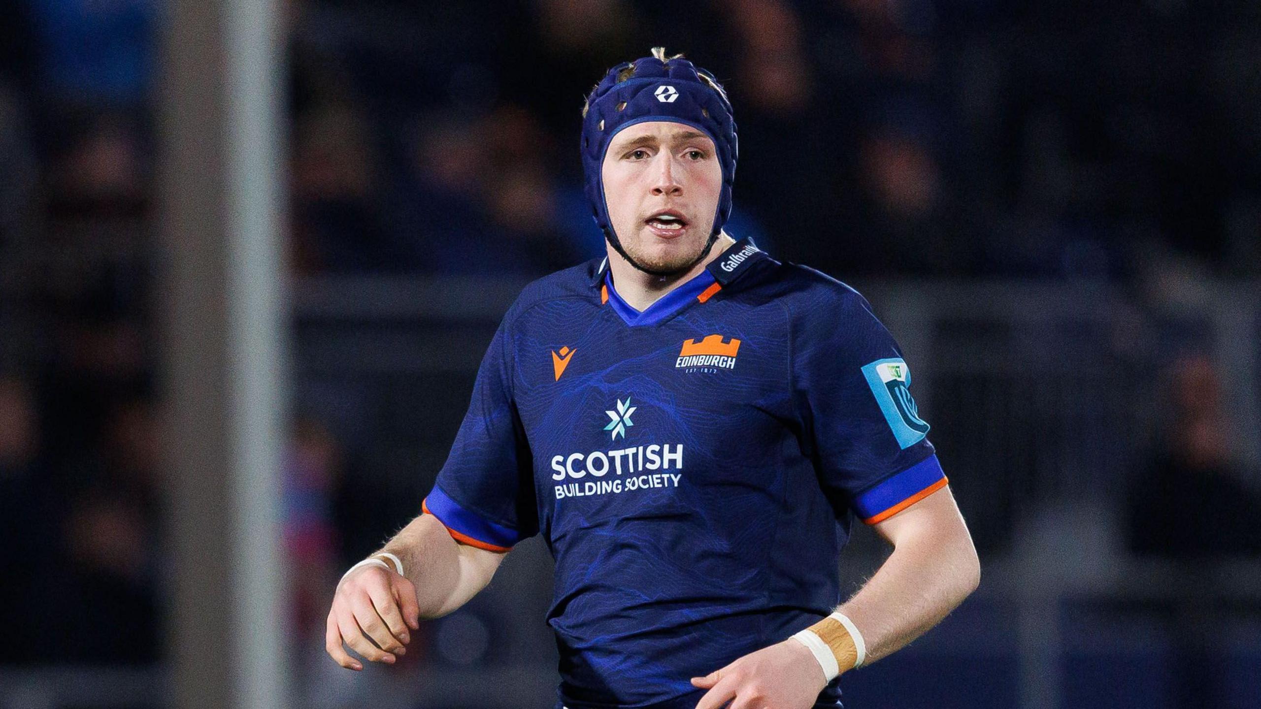 'Exceptional' Liam McConnell signs new Edinburgh deal - BBC Sport