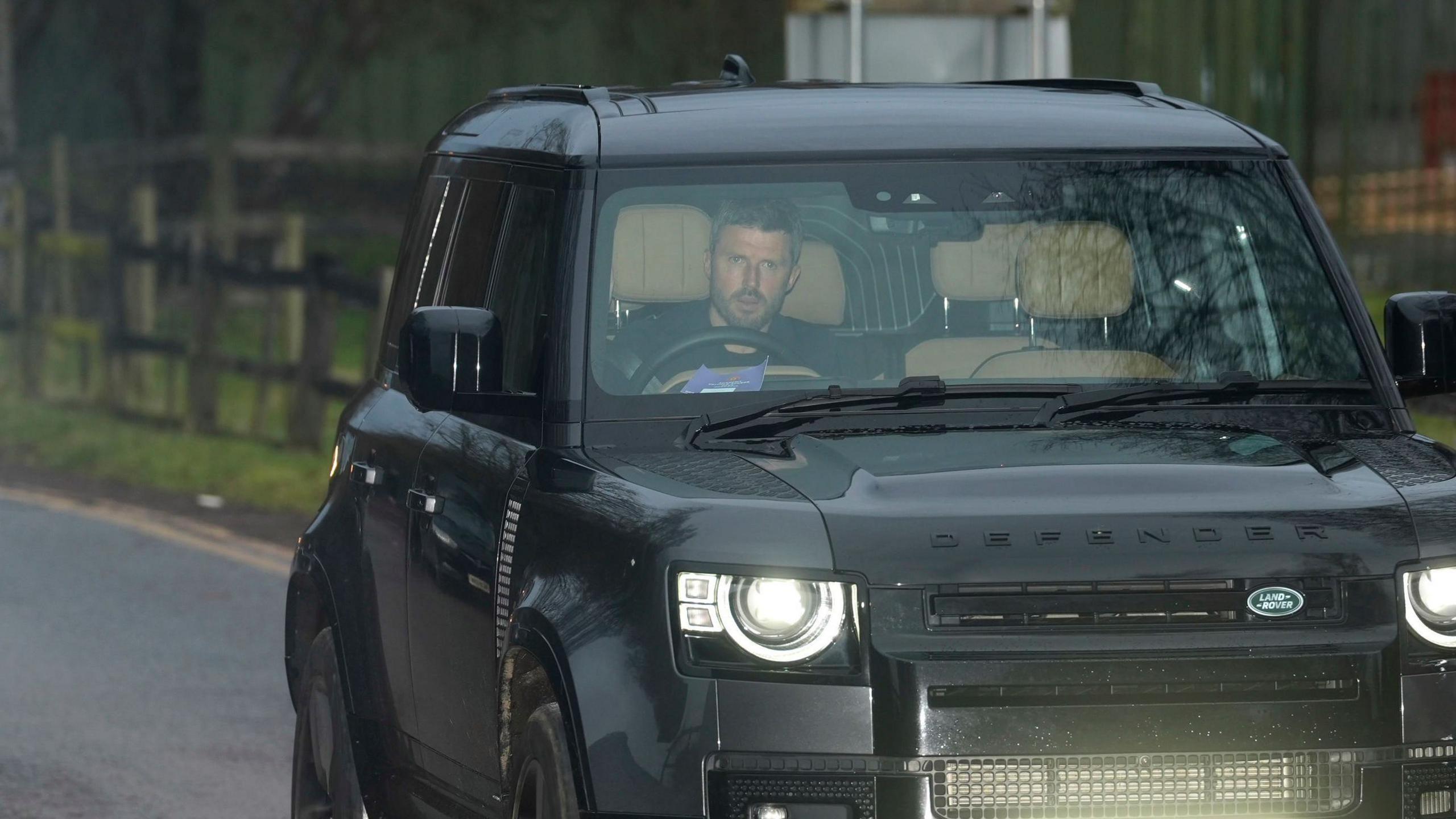 Man Utd news: Carrick expected to appoint Holland as assistant - BBC Sport