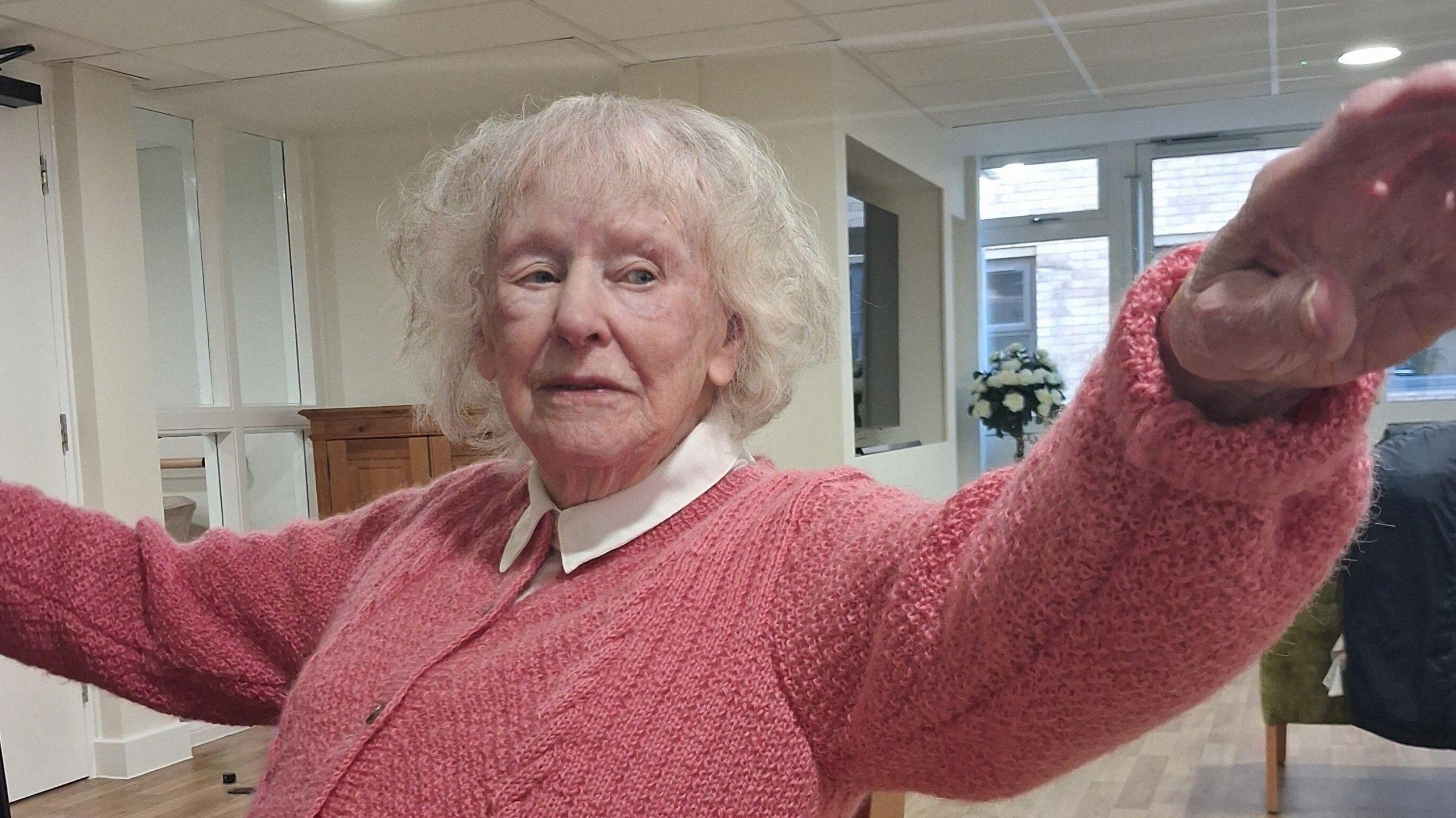 Dancing is key to my longevity, says 102-year-old York woman - BBC News