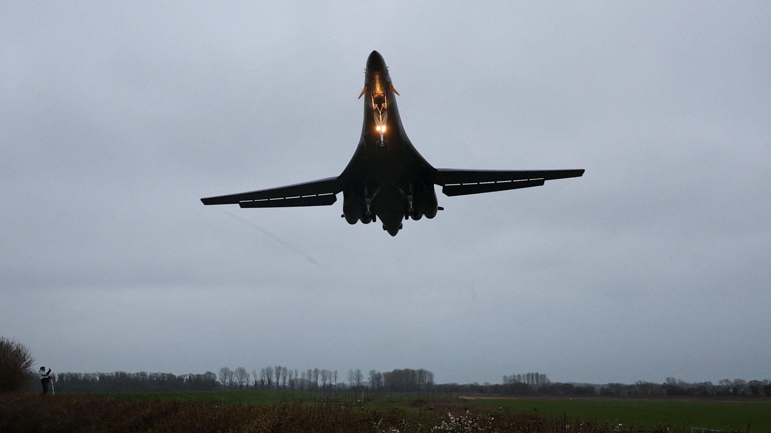 US lands bomber at UK air base after warning of surge in strikes on ...