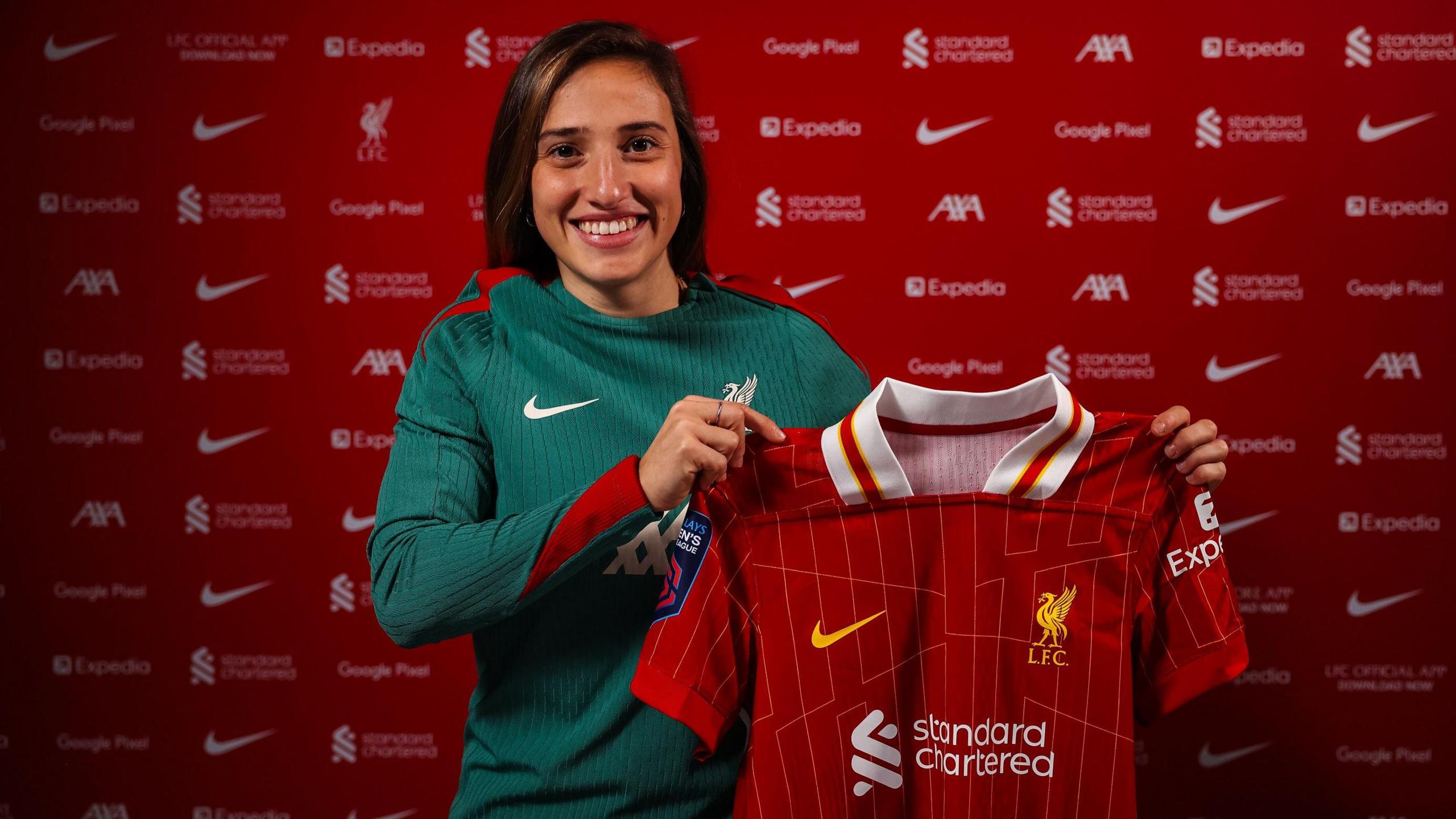 Alejandra Bernabe: Liverpool sign left-back on loan from Chelsea - BBC ...