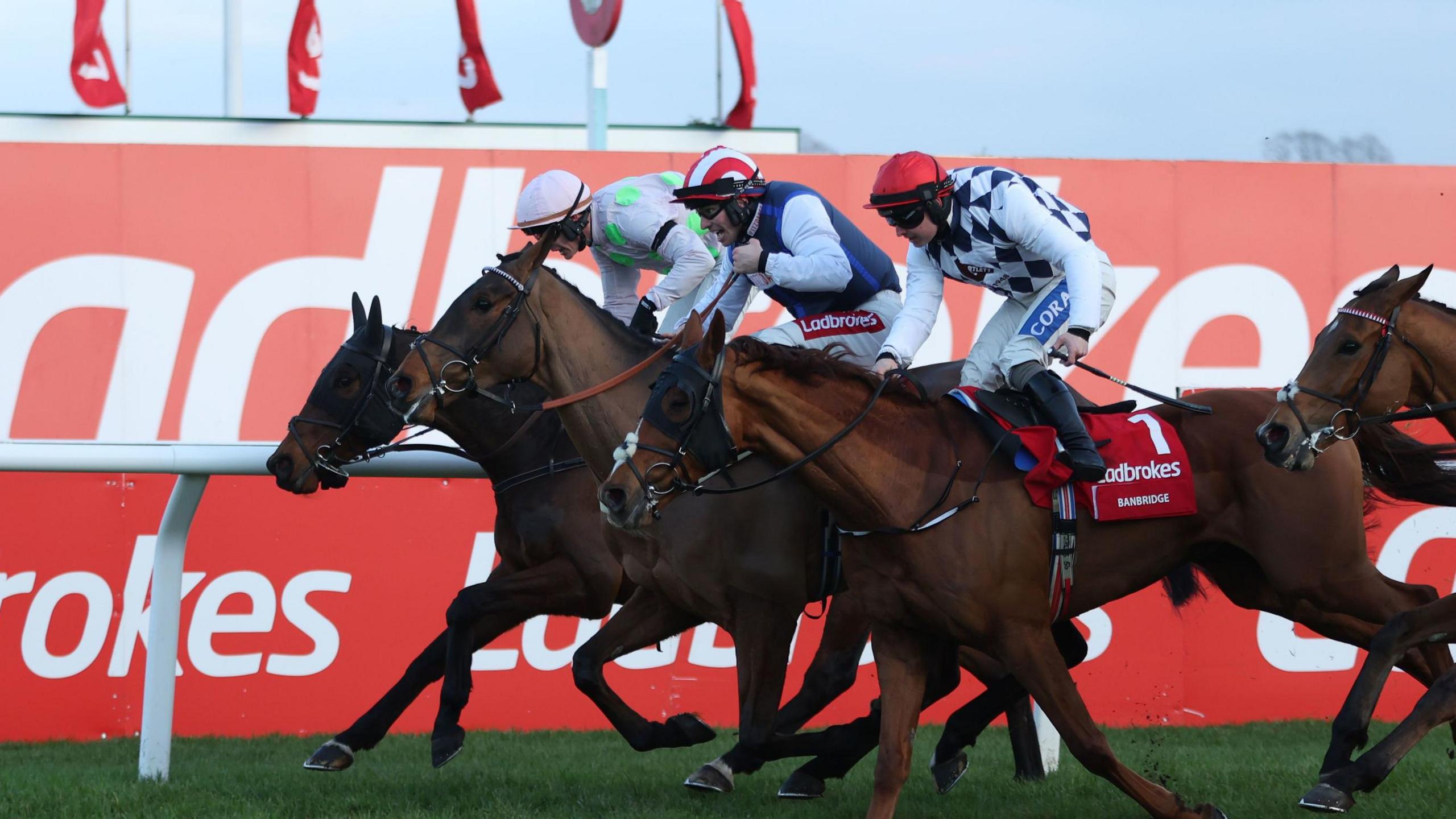 King George VI Chase: Harry Redknapp's The Jukebox Man wins photo ...