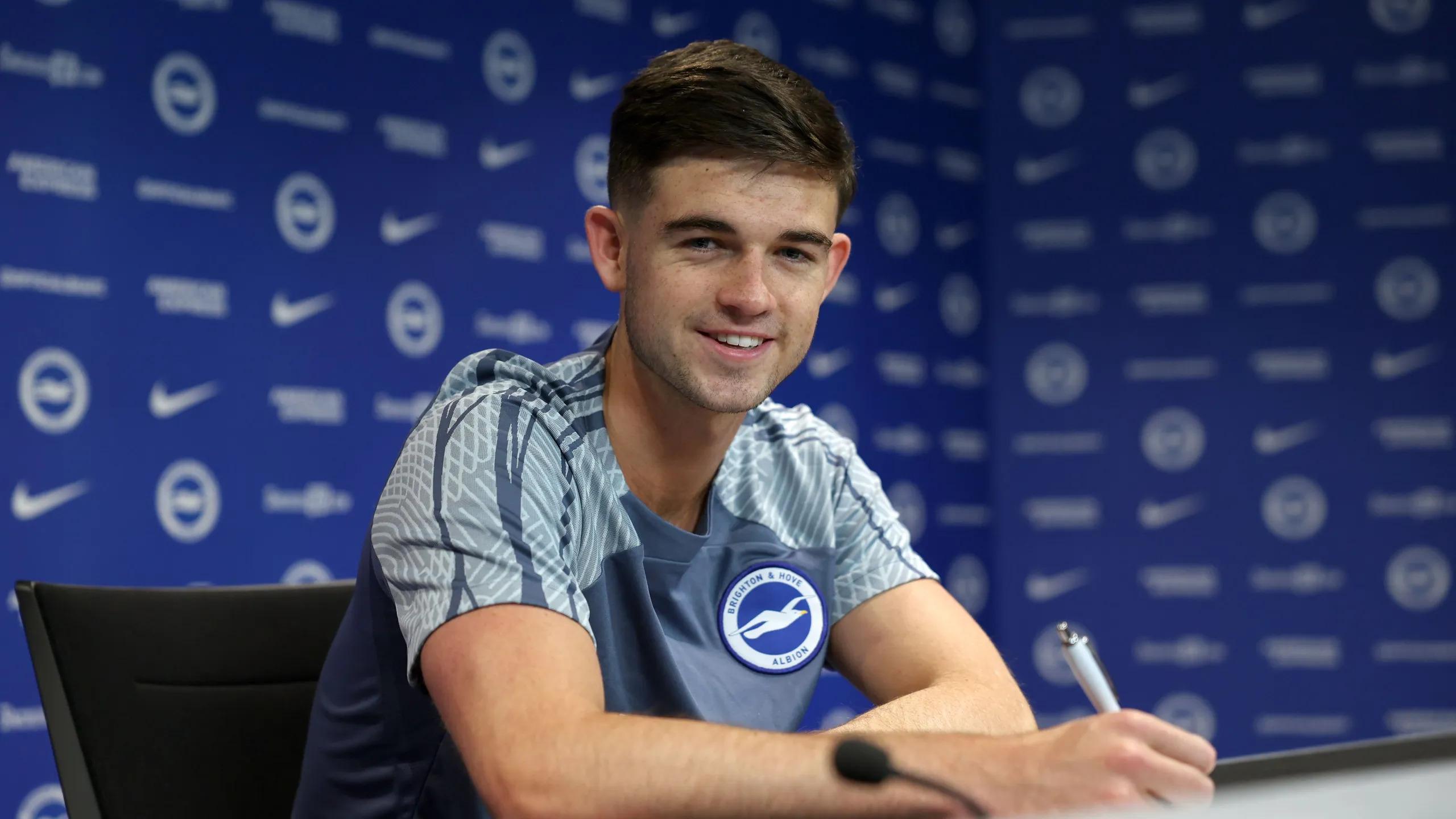 Brighton: James Furlong signs new Albion deal - BBC Sport