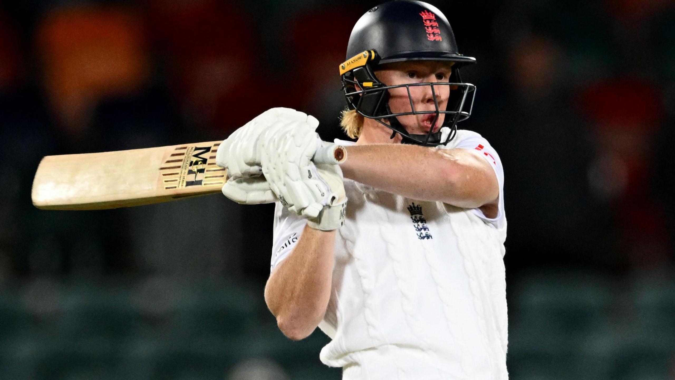 James Rew: Somerset wicketkeeper extends contract to end of 2026 - BBC ...