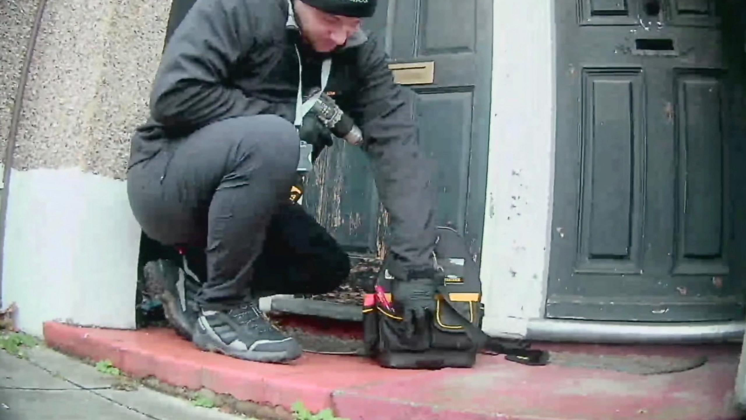 London locksmith secretly filmed charging 10 times original quote - BBC ...
