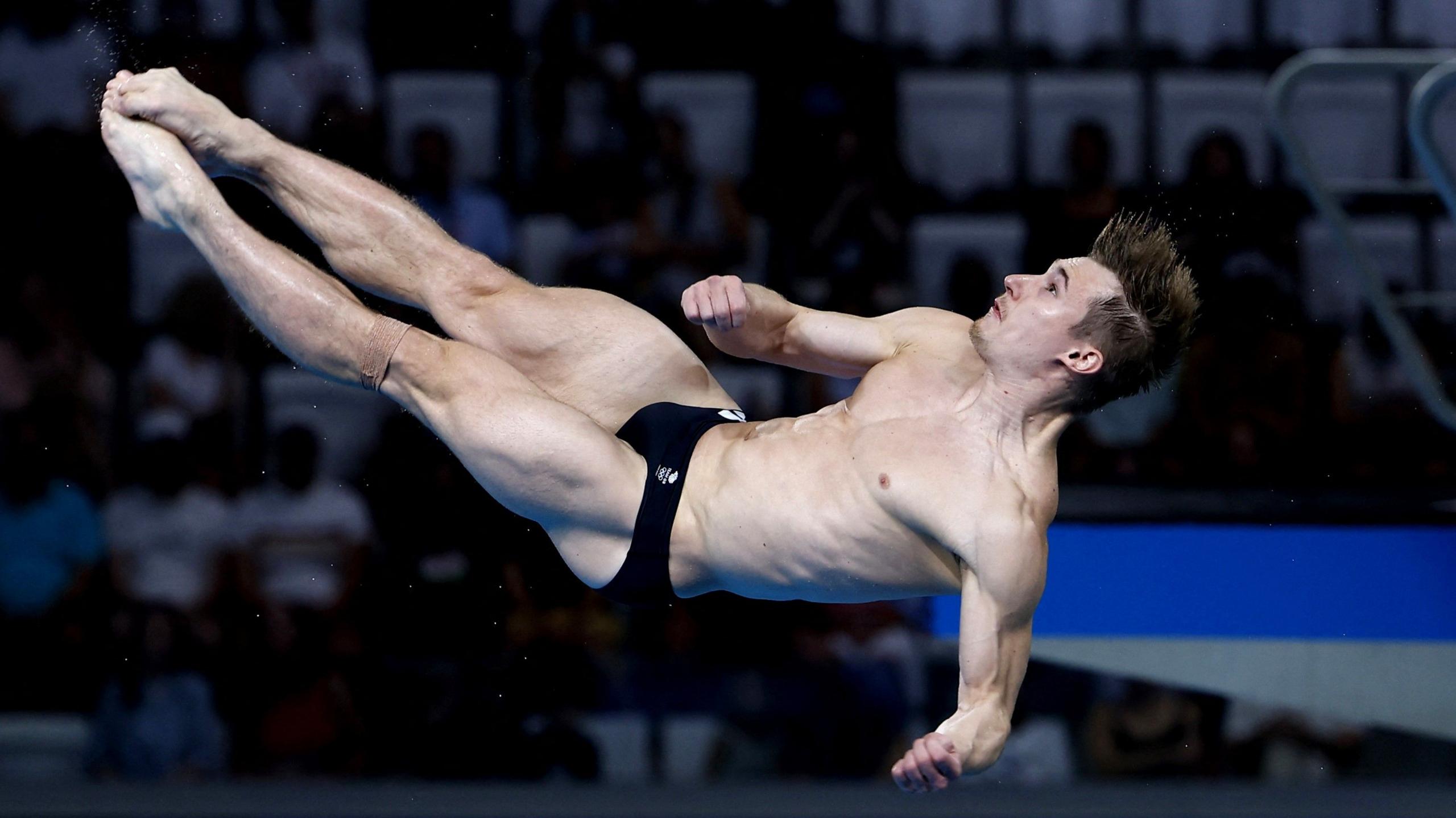 Olympics diving: Jack Laugher and Jordan Houlden reach semi-finals of men's 3m springboard - BBC ...