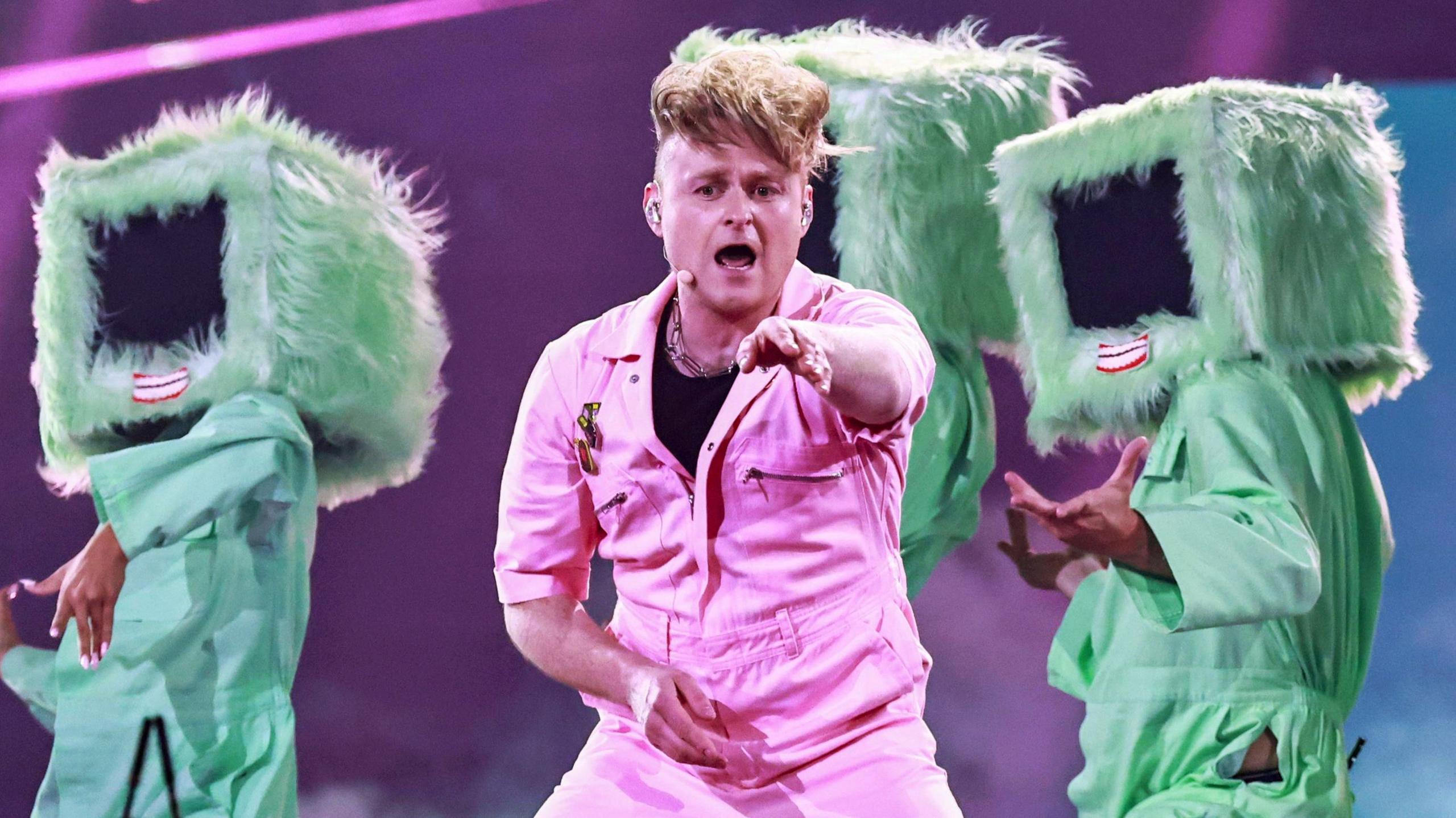 Eurovision: Why does the UK keep getting it wrong? - BBC News