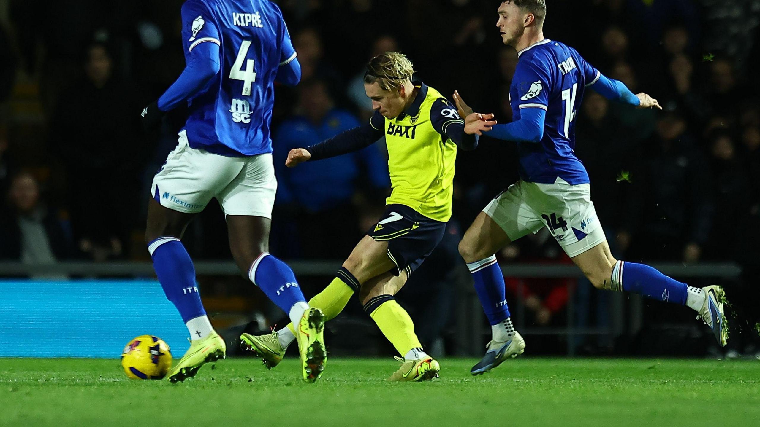 Oxford United 2-1 Ipswich Town: Przemyslaw Placheta scores wonderful ...