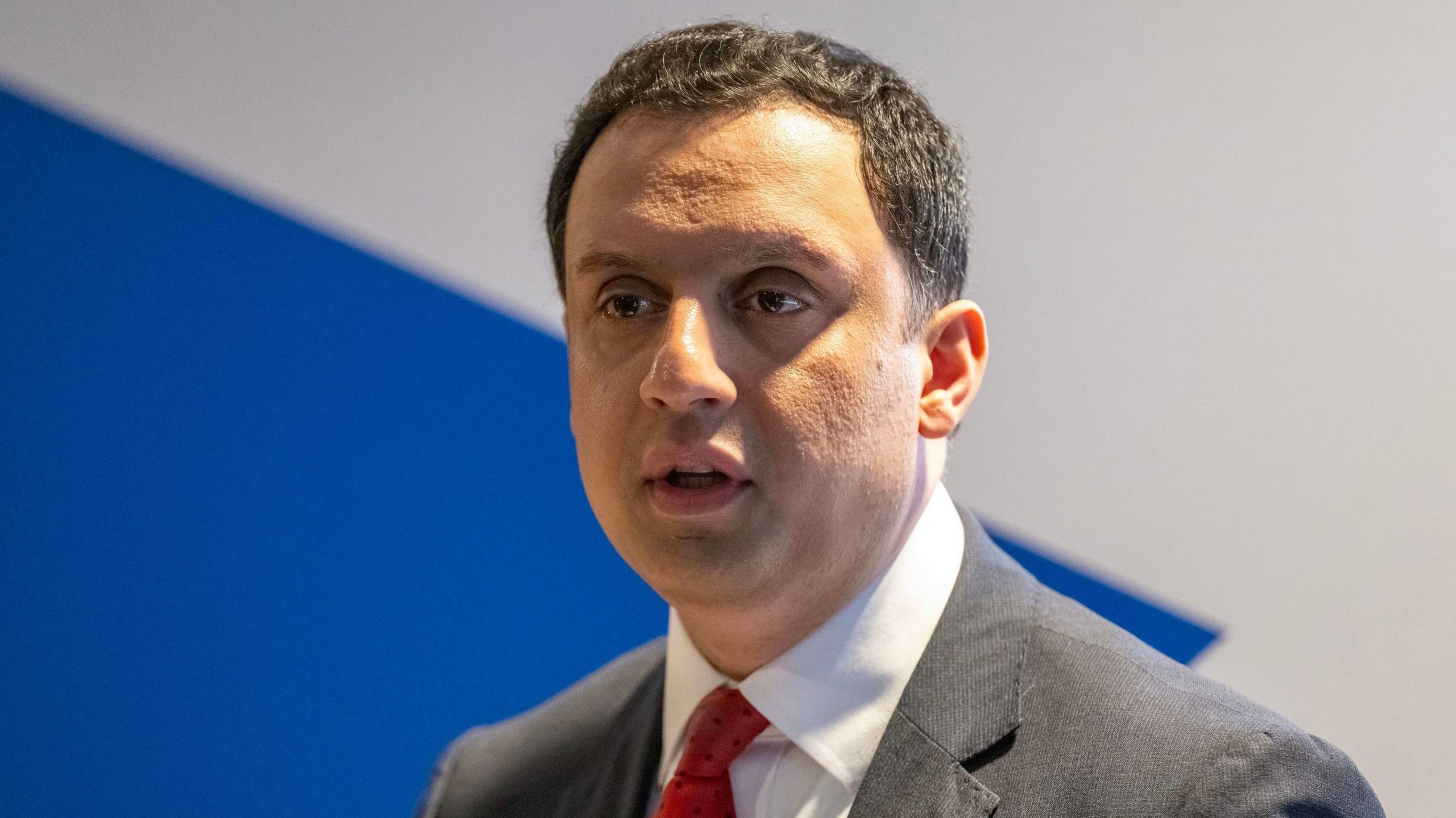Sarwar says Starmer 'welcome to chap doors' during Scottish election ...