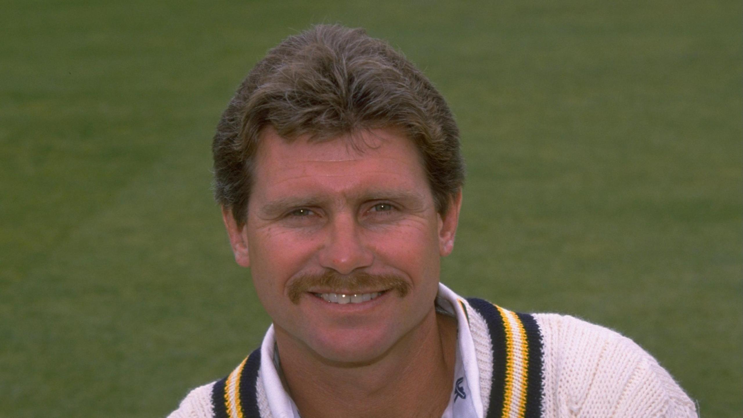 Robin Smith: Former England batter dies aged 62 - BBC Sport