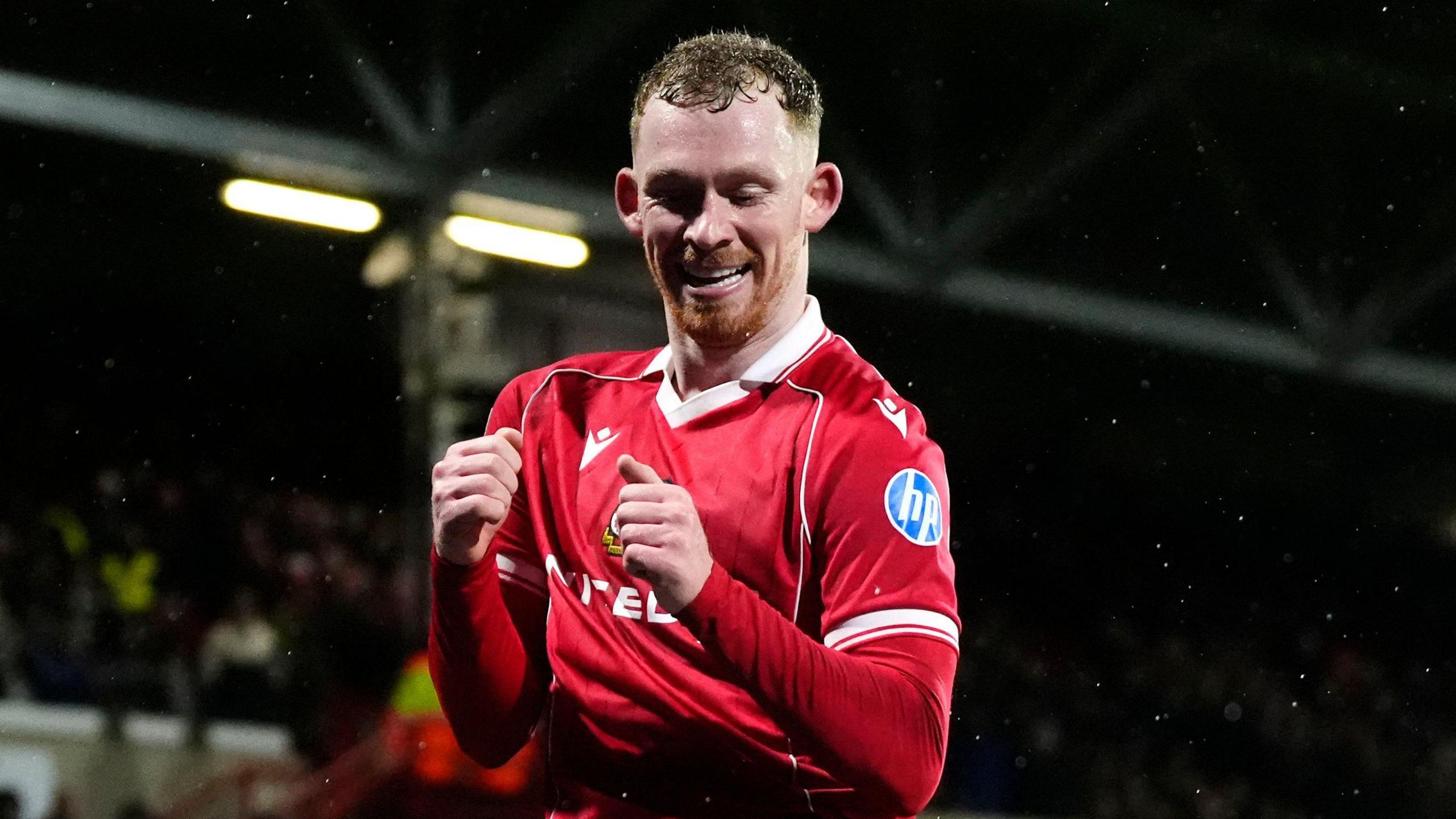 Wrexham news: 'Great' Lewis O'Brien's energy 'completely off the scale ...