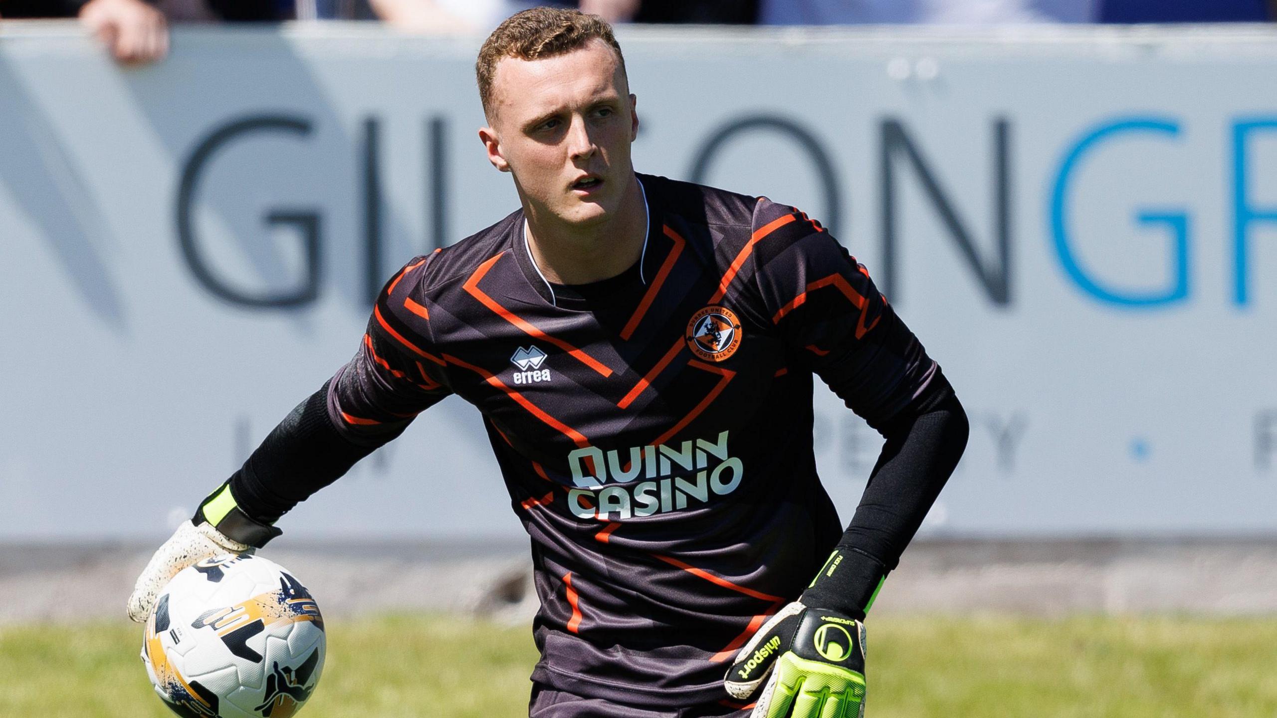 Goalkeeper Newman joins Livingston on loan - BBC Sport