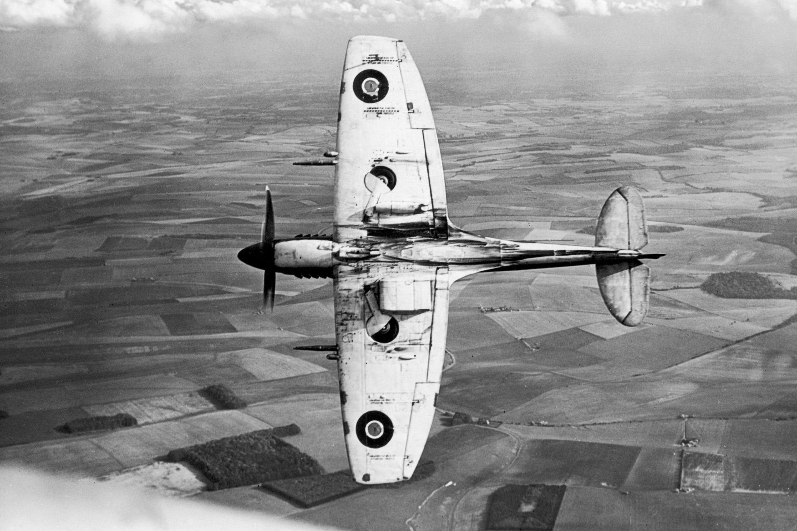 New music recalls former Spitfire pilot's mysterious death - BBC News