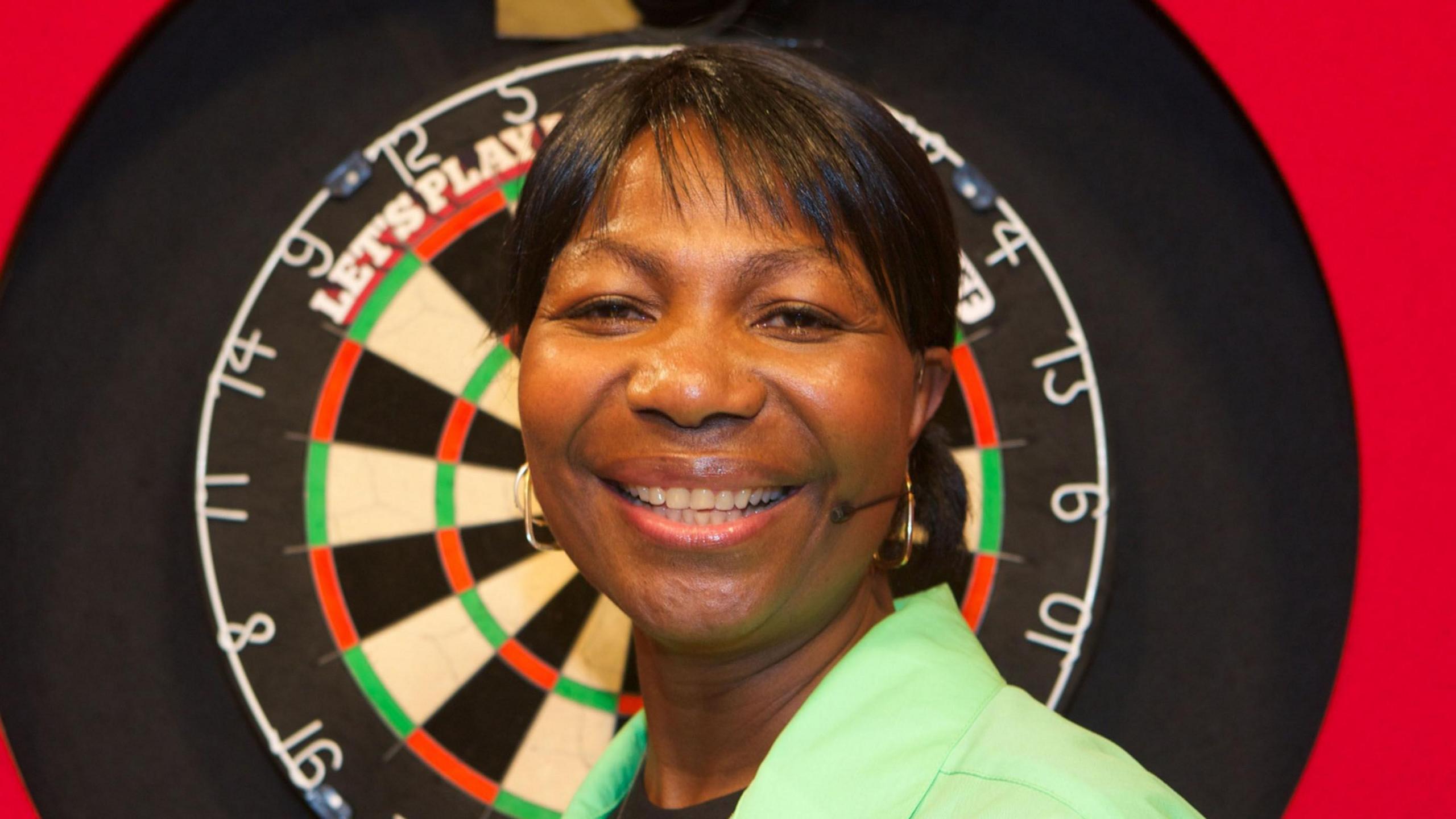 Darts champion Deta Hedman 'blubbered like a child' after win - BBC News