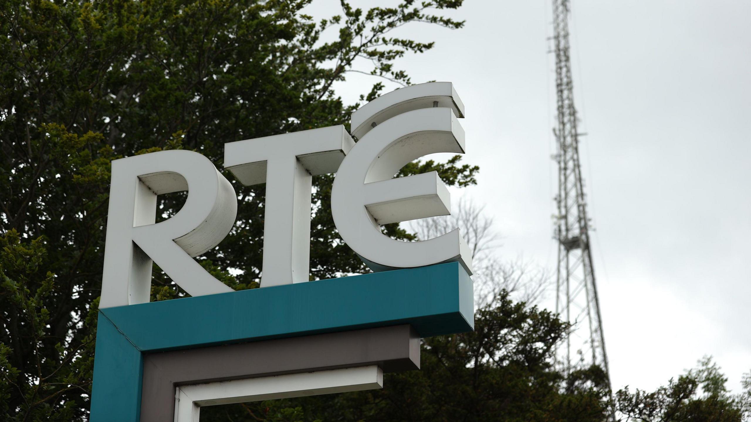 RTÉ: Irish broadcaster resumes bulletins in Northern Ireland - BBC News